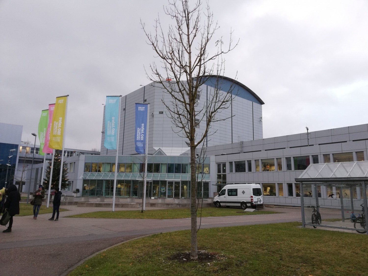 A Tour inside TUM’s Research Reactor - TUM SOM